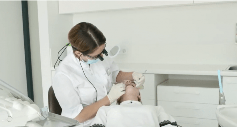 Protinių dantų šalinimas (Video lietuvių k.) – Dantistai